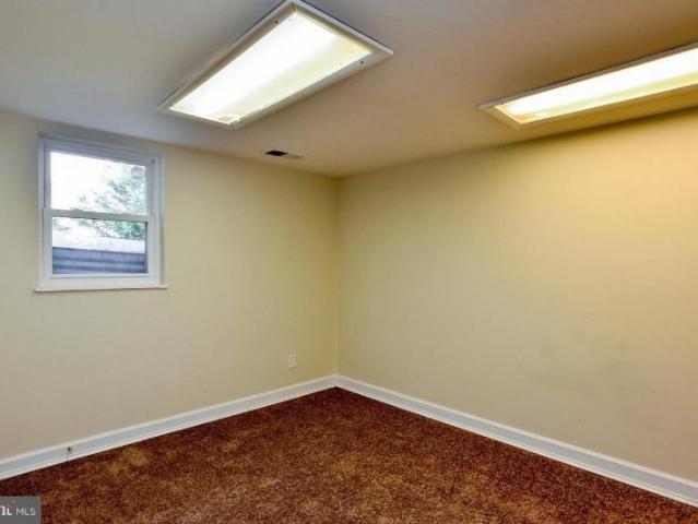 Room Rent Lower Level_Walking Distance from UMD