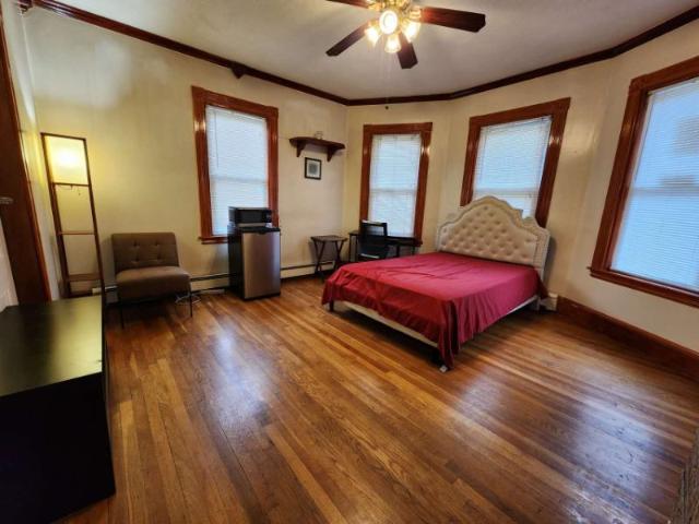 Room Rental for Single Room Occupancy Close to T