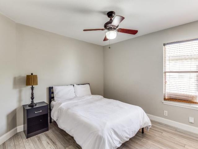 Room Rental: Private Room in.5 Near Sea World