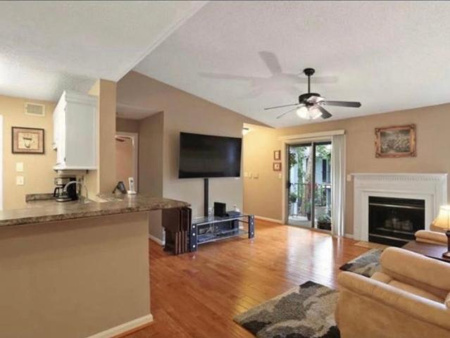 Room RentalWhole Unit in Sandys Springs | 642 Gran
