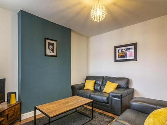 Room,rosebery Avenue, 1 Bedroom House