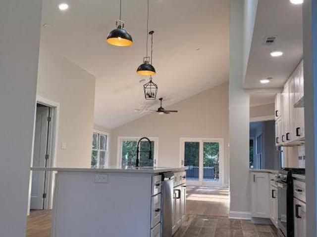 Room suite with bathroom for rent