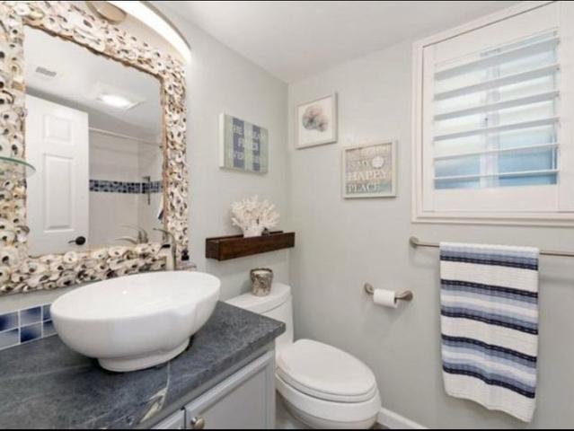 Room s for rent in Beach House!