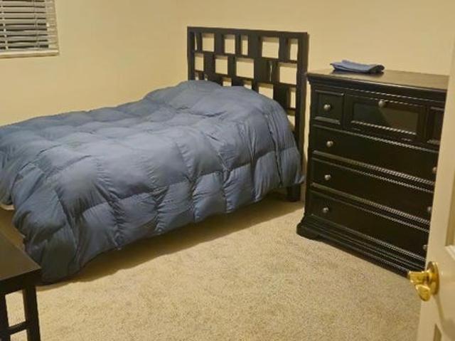 Room s in large house in Silverado Ranch