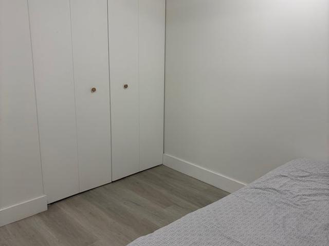 Room shared bathroom DAVIE