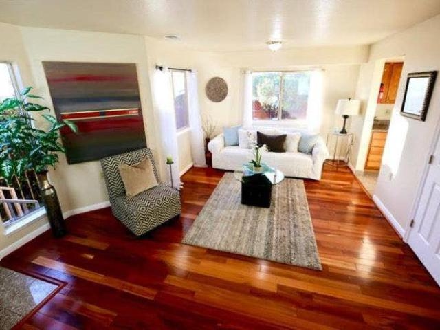 Room Spacious and Luxurious Condo