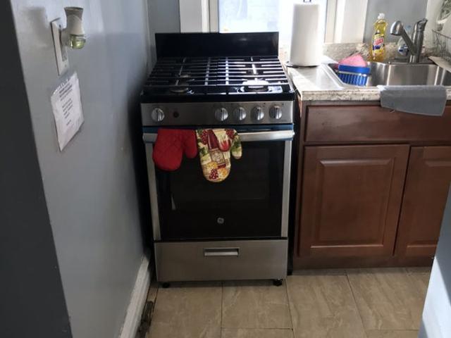 ROOM TO LET NEW ROCHELLE 3RD FLOOR PRIVATE HOUSE