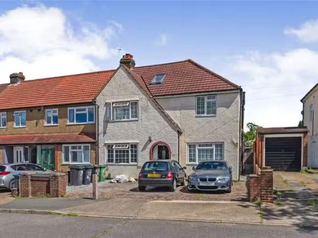 Room to rent, 15 Church Rise, Chessington, KT9 £775 pcm