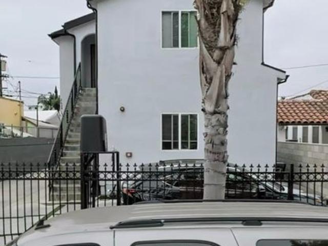 ROOM TO RENT