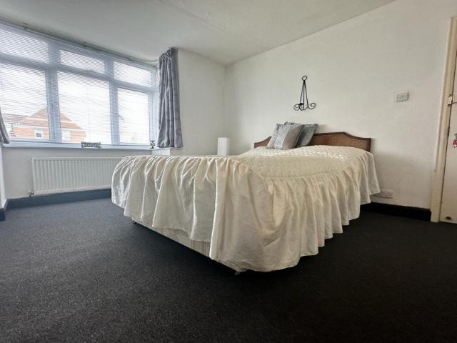 Room to rent House Share £700 pcm