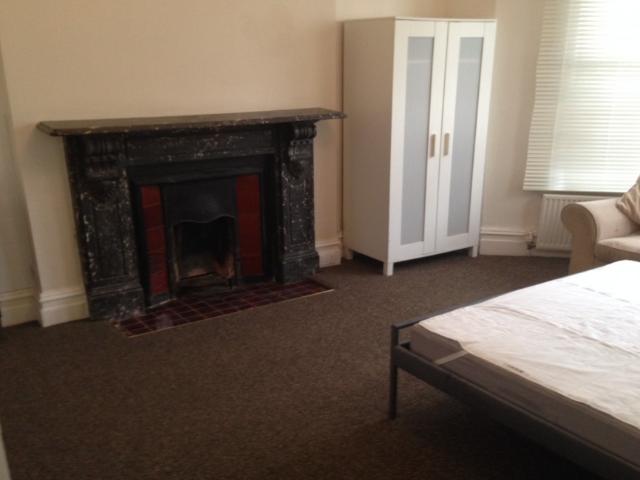 Room to rent House Share £750 pcm