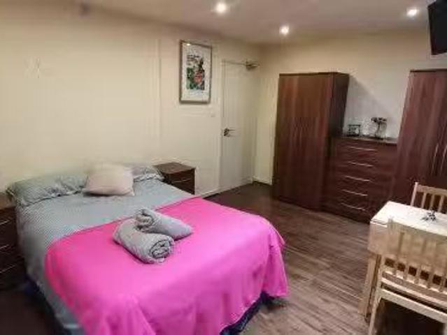 Room to rent in Cranhurst Road, London, Greater London NW2