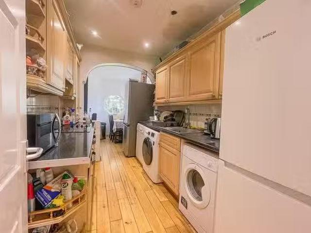 Room to rent in Brentmead Gardens, Park Royal, London, 7Ds NW10