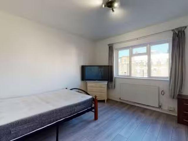 Room to rent in Edgware Road, London W2