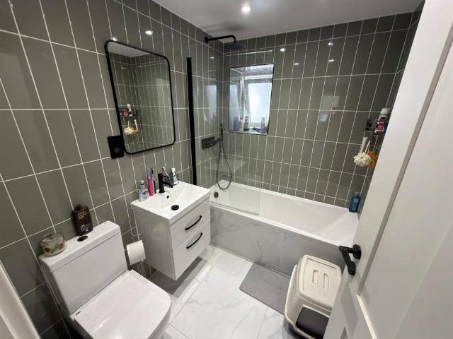Room to rent in flat | Shadwell