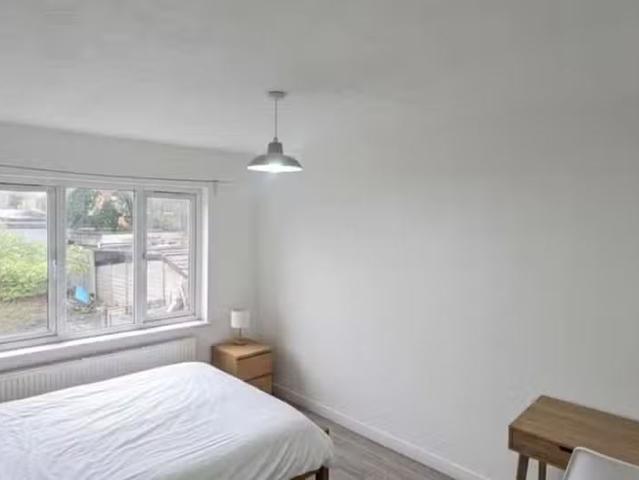 Room to rent in Neasden, NW2
