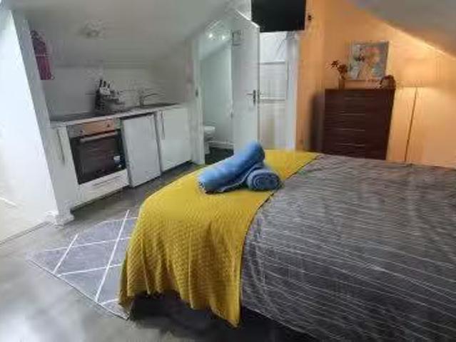 Room to rent in Portnall Road, London, Greater London W9