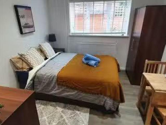 Room to rent in Portnall Road, London, Greater London W9