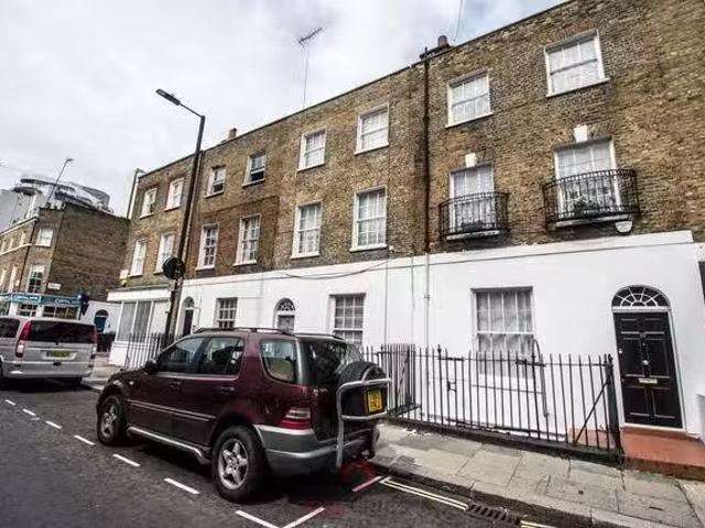 Room to rent in Rent Place, Paddington, London W2