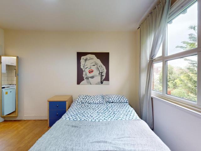 Room to rent on Anson Road, London