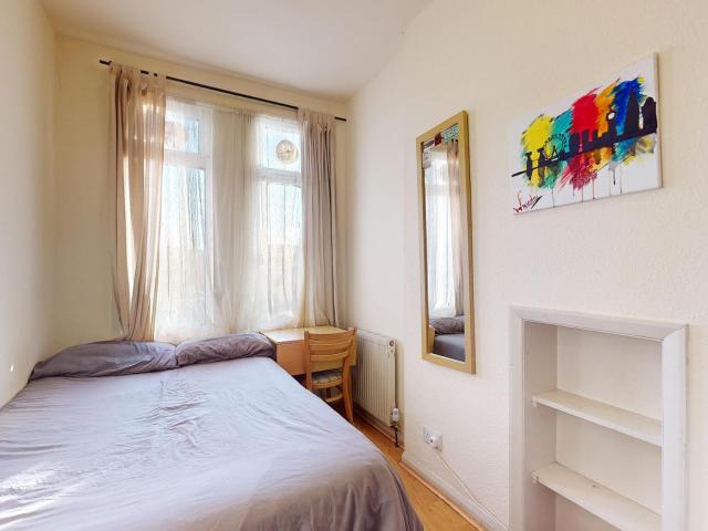 Room to rent on Anson Road, London