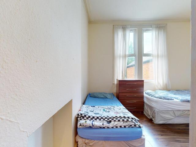 Room to rent on Anson Road, London