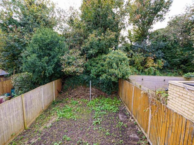 Room to rent on Agamemnon Road, London