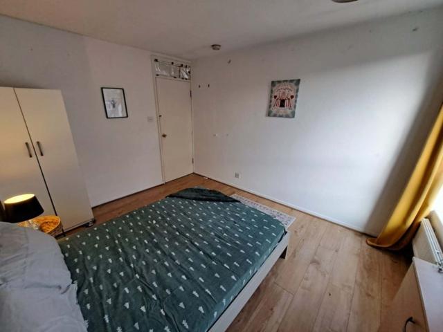 Room to rent on Bettons Park, London