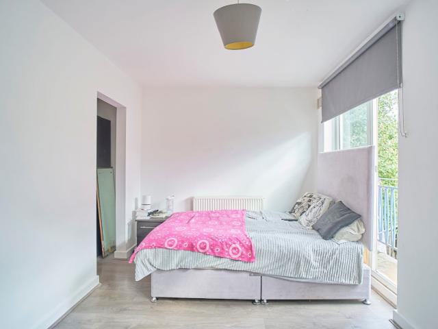 Room to rent on Benworth Street, London