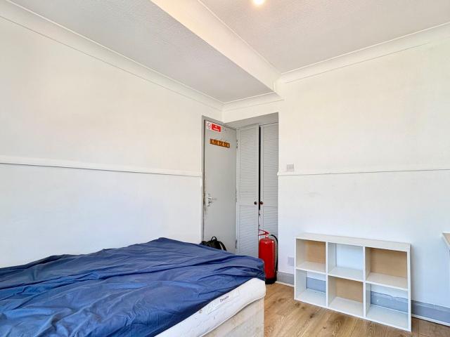 Room to rent on Gray's Inn Road, London