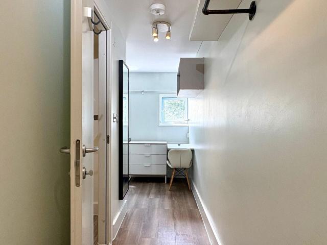 Room to rent on Gunnersbury Lane, London
