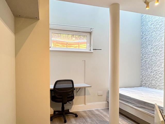 Room to rent on Gunnersbury Lane, London