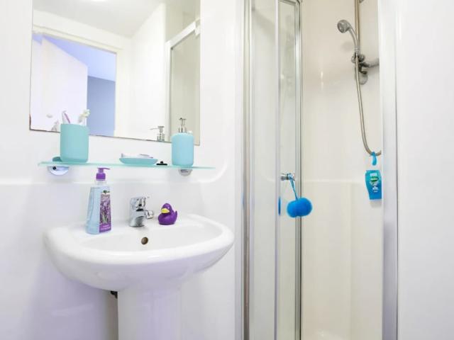 Room to rent on Erskine Street, Liverpool
