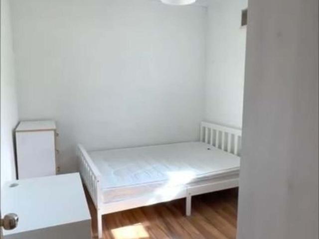 Room to rent on Kennington Oval, London