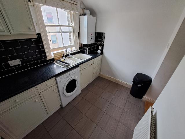 Room to rent on Highbury Corner, London