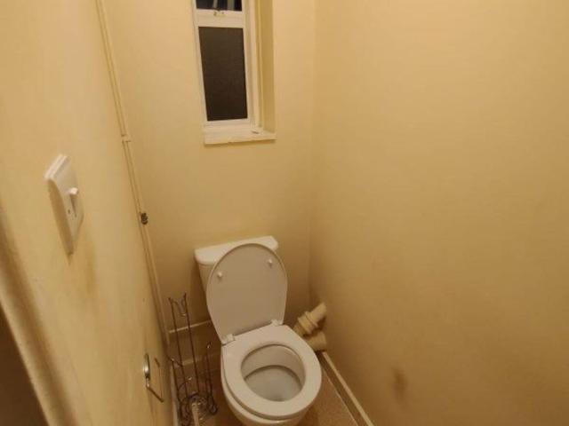 Room to rent on Jubilee Street, London