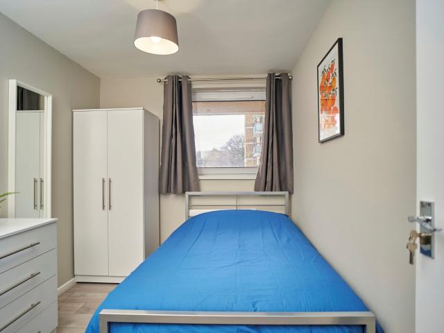 Room to rent on Ollerton Green, London
