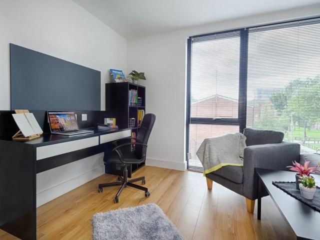 Room to rent on Myrtle Parade, Liverpool