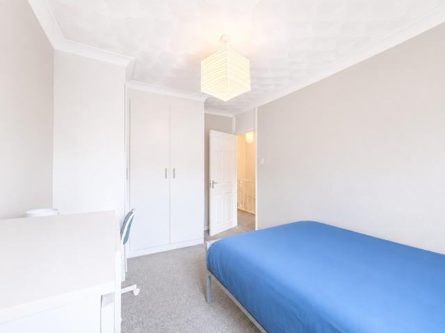 Room to rent on Smythe Street, London