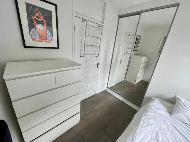 Room to rent on Pitsea Street, London