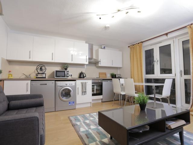 Room to rent on Windmill Lane, London