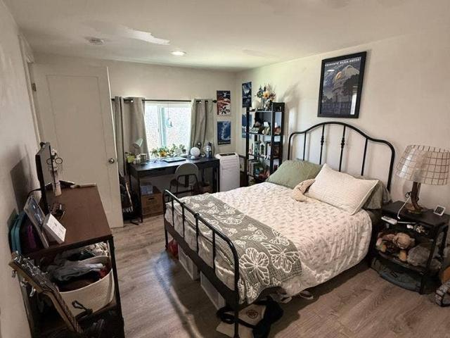 Room w/ Bath in Cute SP House!