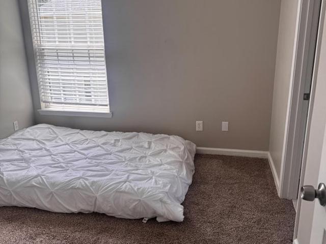 Room w/ prvt bthrm/parking spot/utilities incld