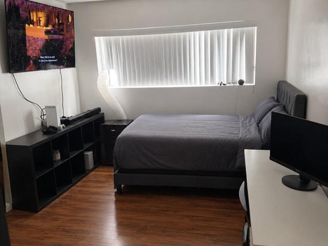 Room w/ private en suite bathroom | Lease takeover