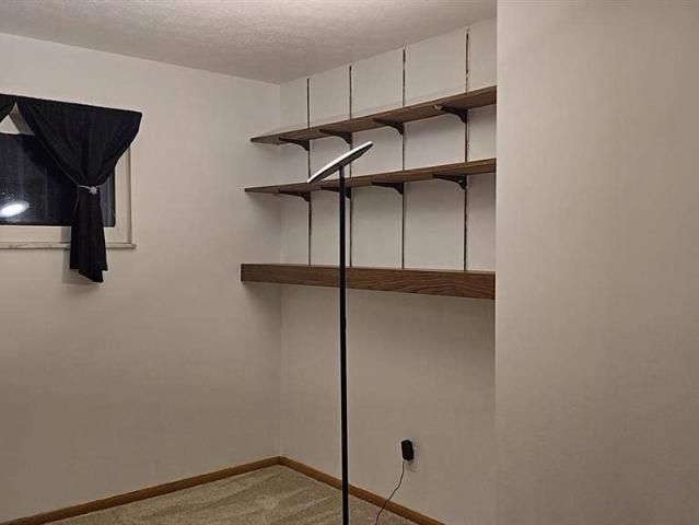 Room with built in shelves