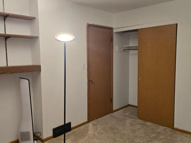 Room with built in shelves