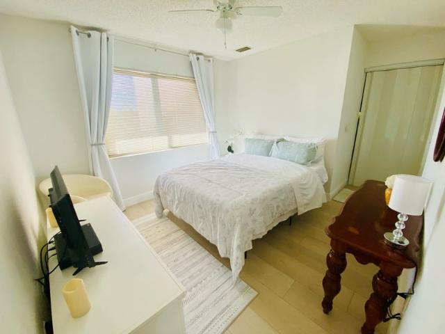 Room with En Suite Bathroom – Furnished & Ready