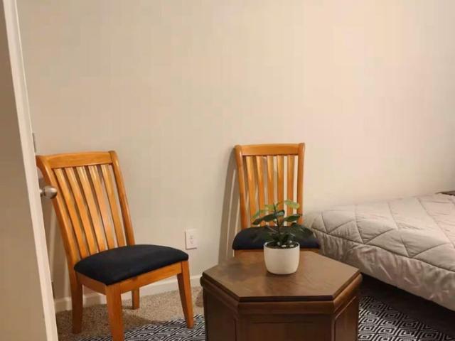Room with KING SIZE Bed+Full WashroomDawsonville
