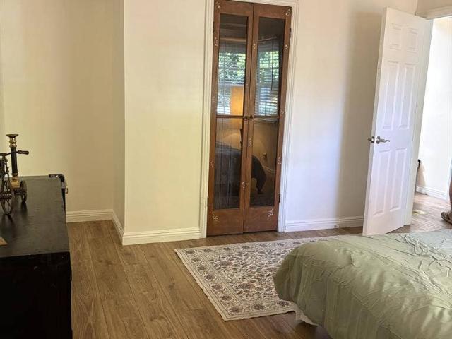 Room with private bath utility paid