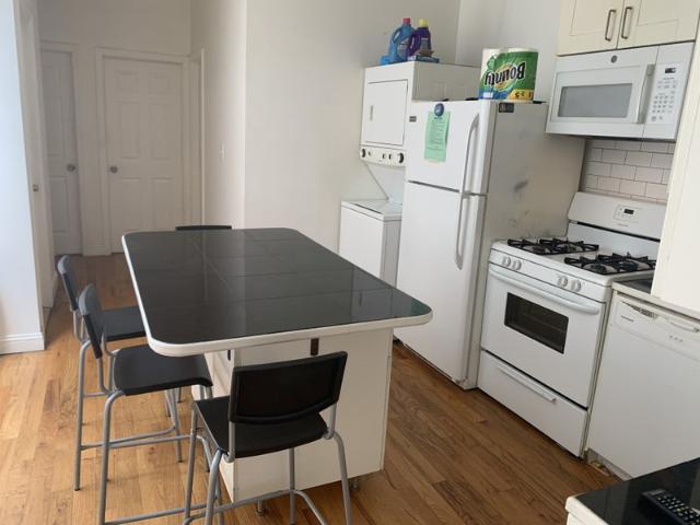 Room with private bathroom 15 min from Manhattan